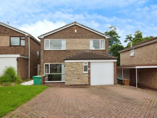 4 bedroom detached house for sale in Fabis Drive, Nottingham, NG11