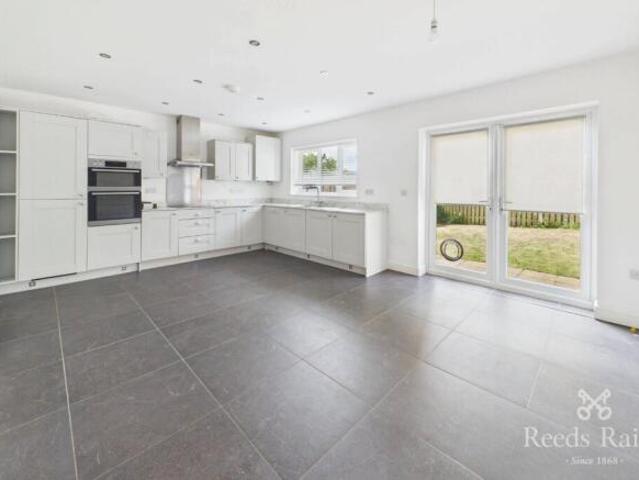 4 bedroom detached house for sale in Fairbarn Road, Sheffield, S6
