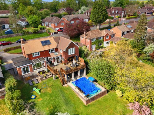 4 bedroom detached house for sale in Fairway Avenue, Tilehurst, Reading, Berkshire, RG30