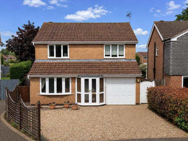 4 bedroom detached house for sale in Falcon Close, Leicester Forest East, Leicester, Leicestershire, LE3
