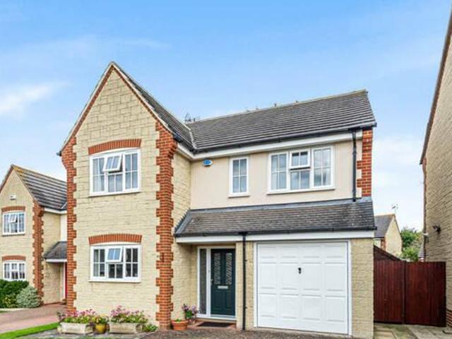 4 bedroom detached house for sale in Faringdon SN7