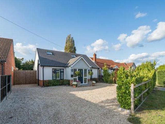 4 Bedroom Detached House For Sale In Farnborough