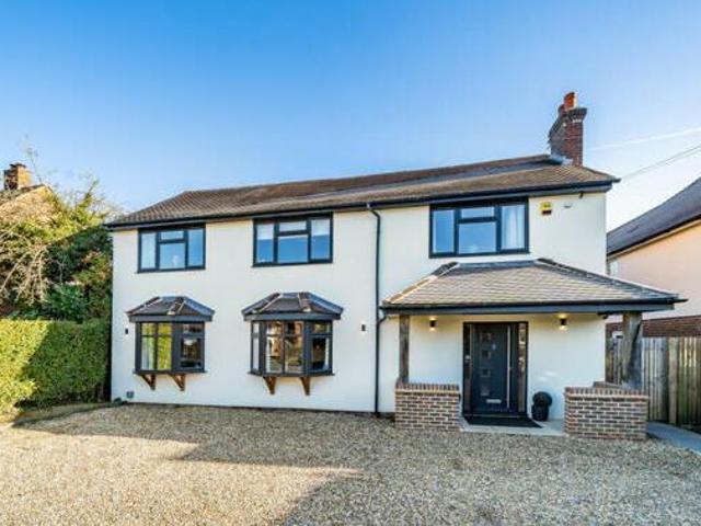 4 Bedroom Detached House For Sale In Farnborough