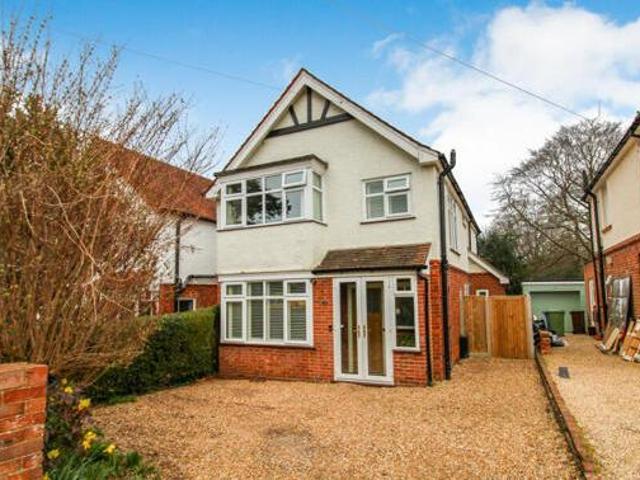 4 Bedroom Detached House For Sale In Farnborough