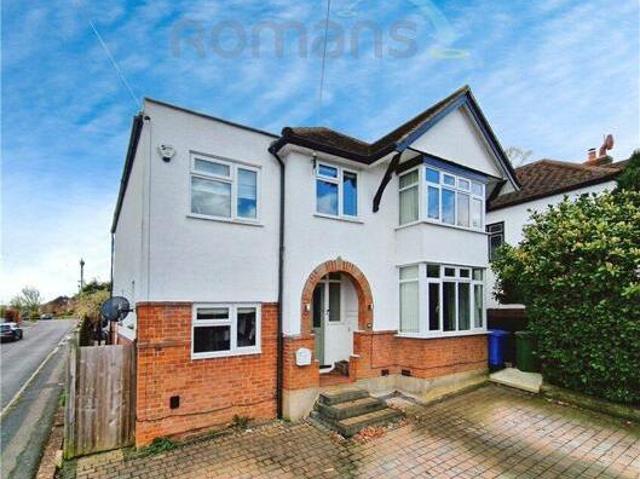 4 Bedroom Detached House For Sale In Farnborough