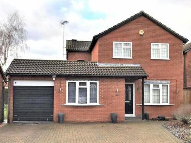 4 Bedroom Detached House For Sale In Farnborough, Hampshire