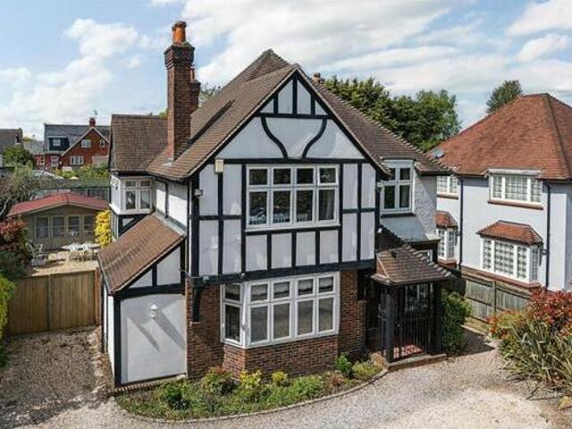 4 Bedroom Detached House For Sale In Farnborough, Hampshire