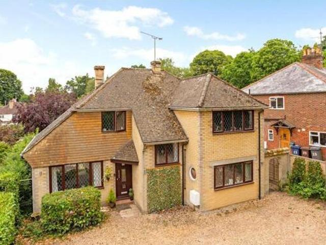 4 Bedroom Detached House For Sale In Farnham
