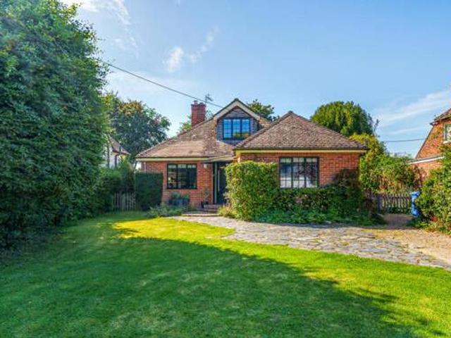 4 Bedroom Detached House For Sale In Farnham