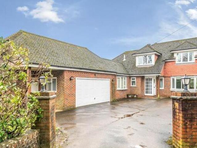 4 Bedroom Detached House For Sale In Farnham