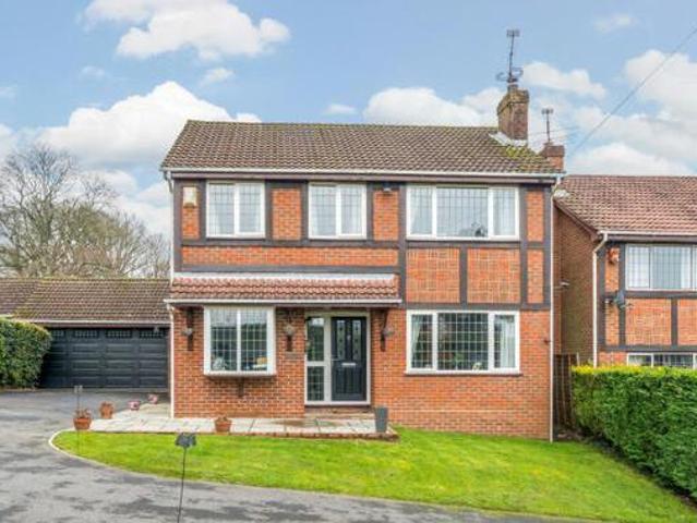4 Bedroom Detached House For Sale In Farnham