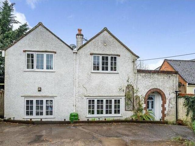 4 Bedroom Detached House For Sale In Farnham