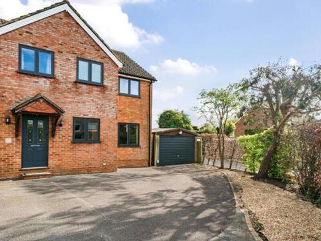 4 Bedroom Detached House For Sale In Farnham, Surrey