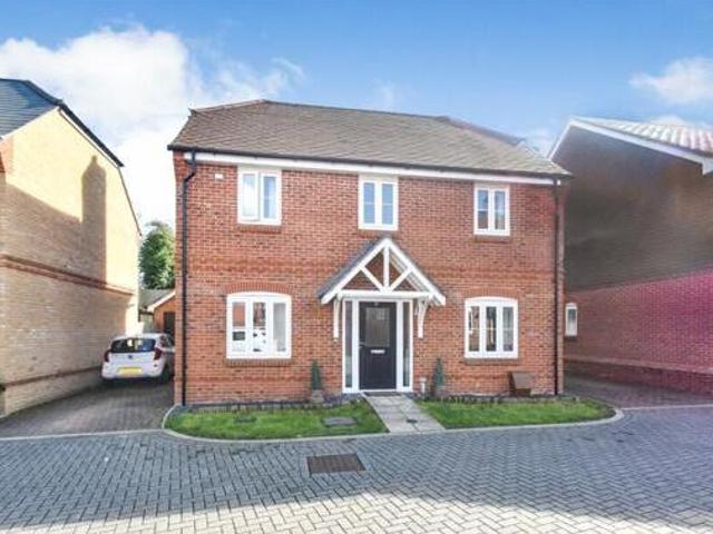 4 Bedroom Detached House For Sale In Farnham, Surrey