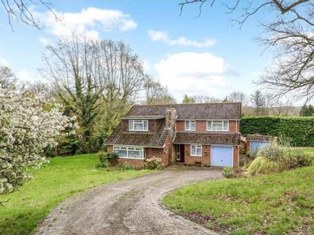 4 Bedroom Detached House For Sale In Farnham, Surrey