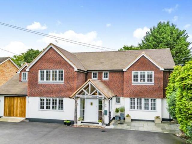 4 Bedroom Detached House For Sale In Farnham, Surrey