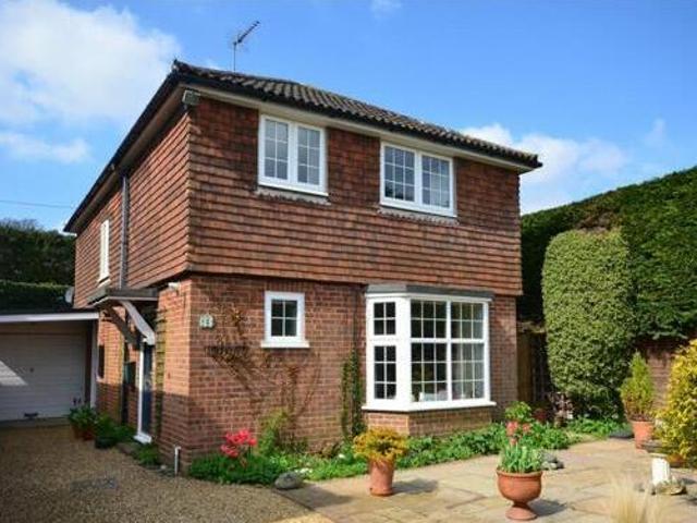 4 Bedroom Detached House For Sale In Farnham, Surrey