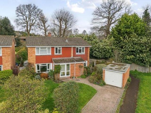 4 Bedroom Detached House For Sale In Farnham, Surrey