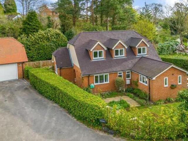 4 Bedroom Detached House For Sale In Farnham, Surrey