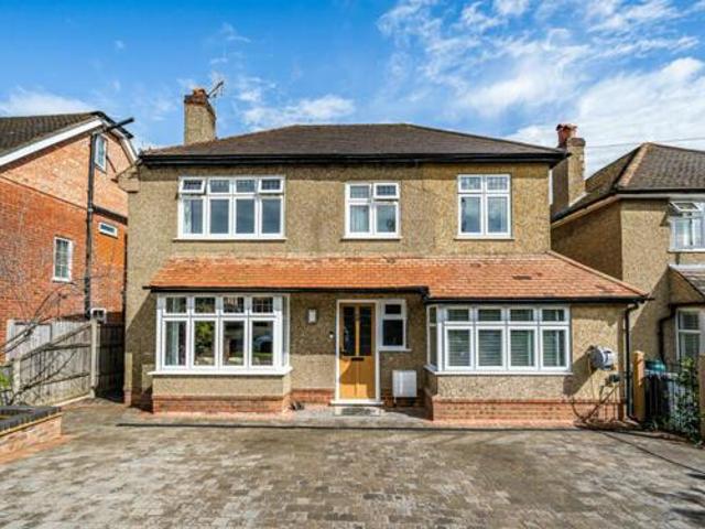 4 Bedroom Detached House For Sale In Farnham, Surrey