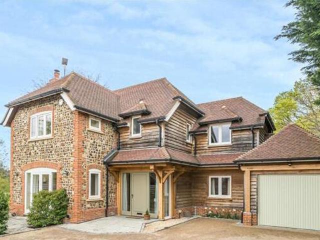 4 Bedroom Detached House For Sale In Farnham, Surrey