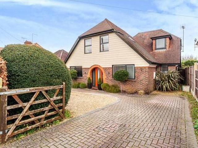 4 Bedroom Detached House For Sale In Farnham, Surrey