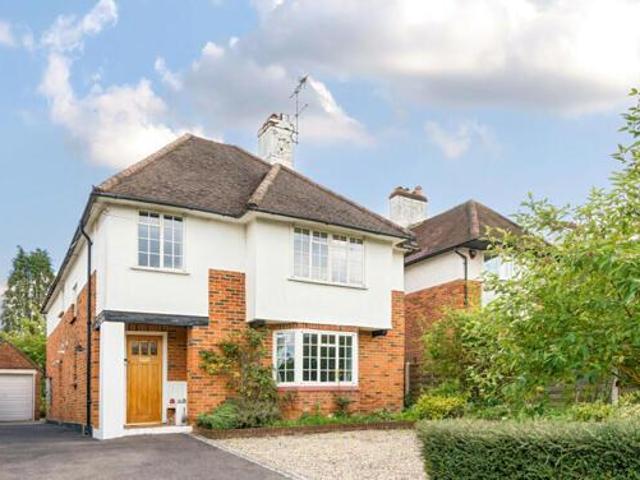 4 Bedroom Detached House For Sale In Farnham, Surrey
