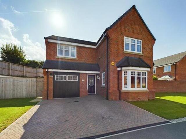 4 Bedroom Detached House For Sale In Farsley