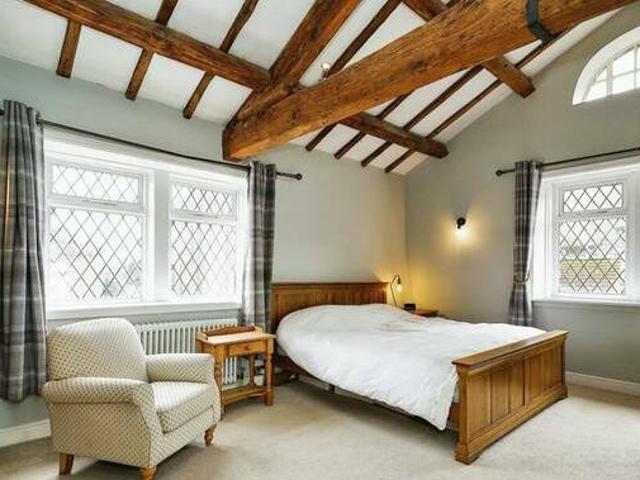 4 bedroom detached house for sale in Fartown Pudsey LS28