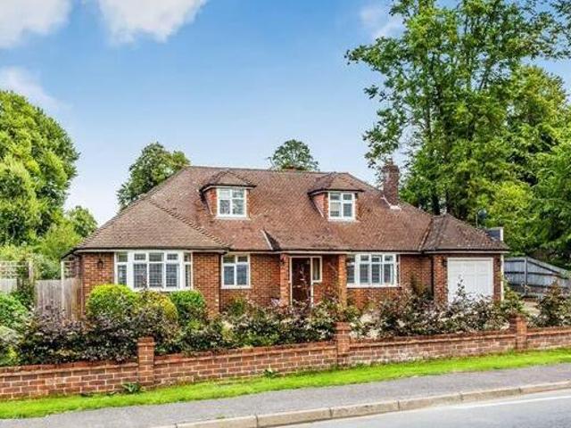4 Bedroom Detached House For Sale In Fetcham
