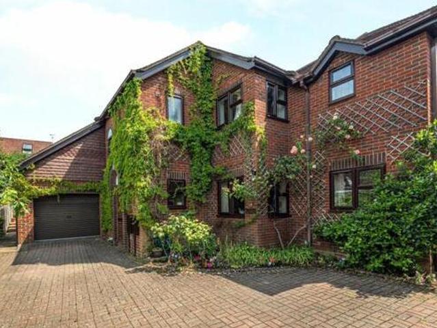 4 Bedroom Detached House For Sale In Fernhurst, West Sussex
