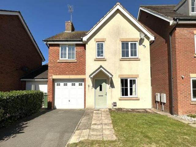 4 Bedroom Detached House For Sale In Fernwood