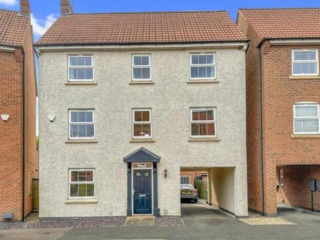 4 Bedroom Detached House For Sale In Fernwood