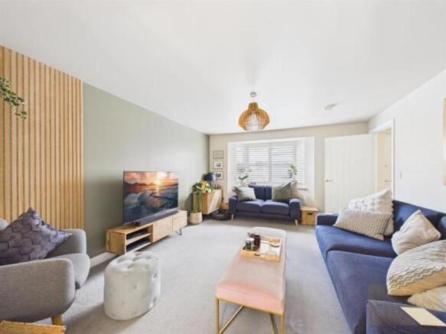 4 bedroom detached house for sale in Fersfield Gardens, Gloucester, GL2
