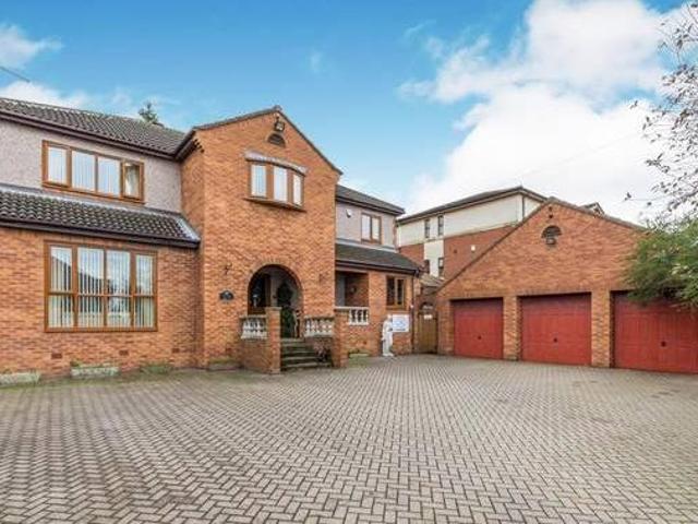 4 bedroom detached house for sale in Fitzwilliam Street Swinton Mexborough S64