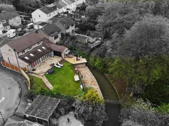 4 bedroom detached house for sale in Five Trees Close, Sheffield, S17