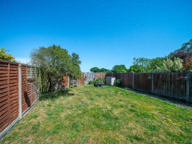 4 bedroom detached house for sale in Five Oaks, Caddington, LU1