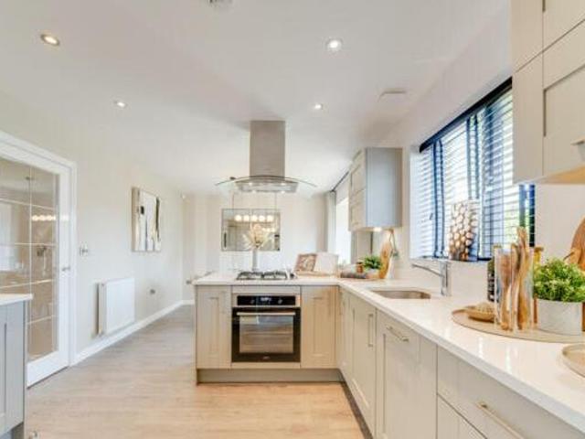 4 Bedroom Detached House For Sale In Fixby