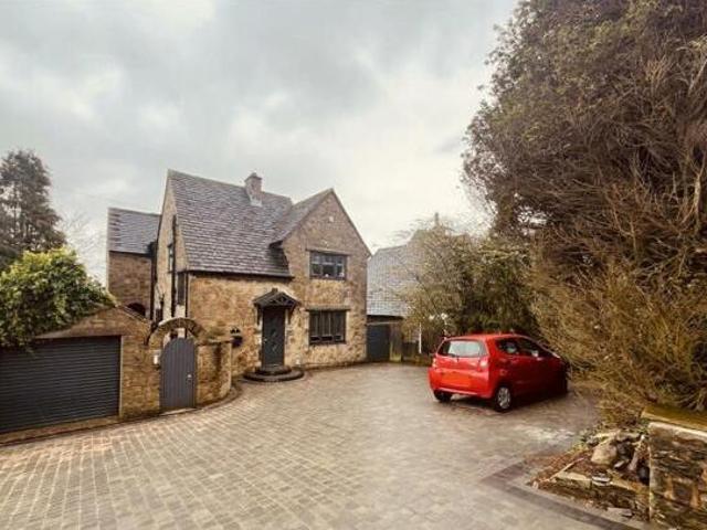 4 Bedroom Detached House For Sale In Fixby, Huddersfield