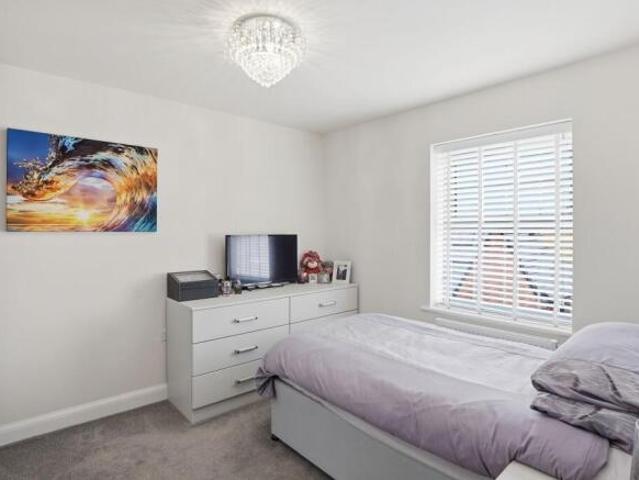 4 bedroom detached house for sale in Field View, Eagle Farm South, MK17