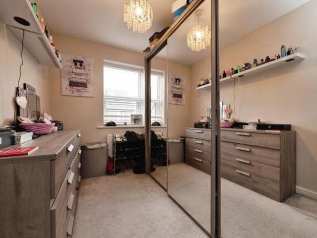 4 bedroom detached house for sale in Finchley Close, Hull, HU8