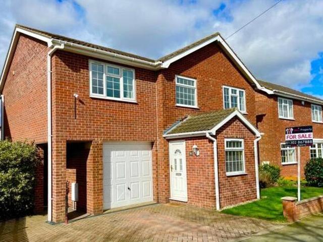 4 Bedroom Detached House For Sale In Finningley, Doncaster
