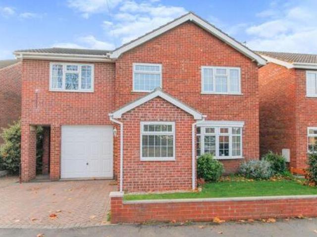 4 Bedroom Detached House For Sale In Finningley, Doncaster