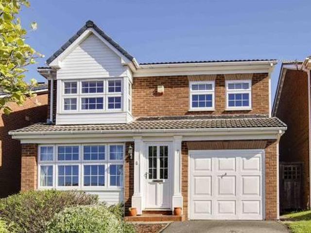 4 bedroom detached house for sale in Firth Close Arnold Nottinghamshire NG5 8RU NG5
