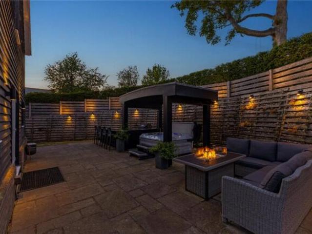 4 bedroom detached house for sale in Fishpool Street, St. Albans, Hertfordshire, AL3