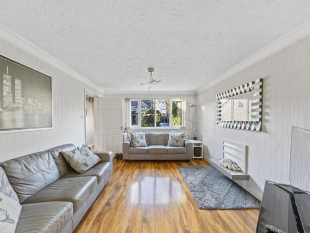 4 bedroom detached house for sale in Fleetwood Close, Great Sankey, WA5