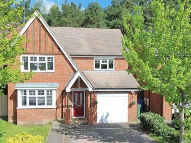 4 Bedroom Detached House For Sale In Fleet