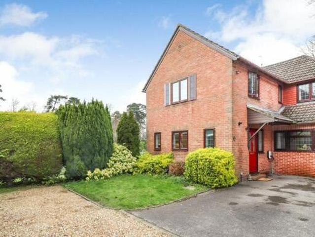 4 Bedroom Detached House For Sale In Fleet, Hampshire