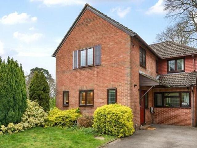 4 Bedroom Detached House For Sale In Fleet, Hampshire