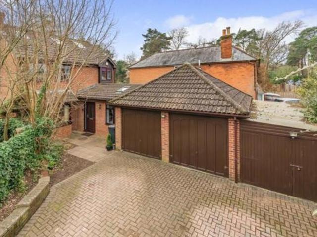 4 Bedroom Detached House For Sale In Fleet, Hampshire